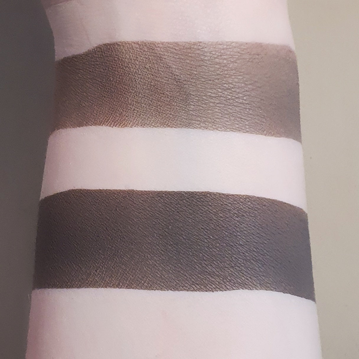 Stormcrow – Crow & Pebble